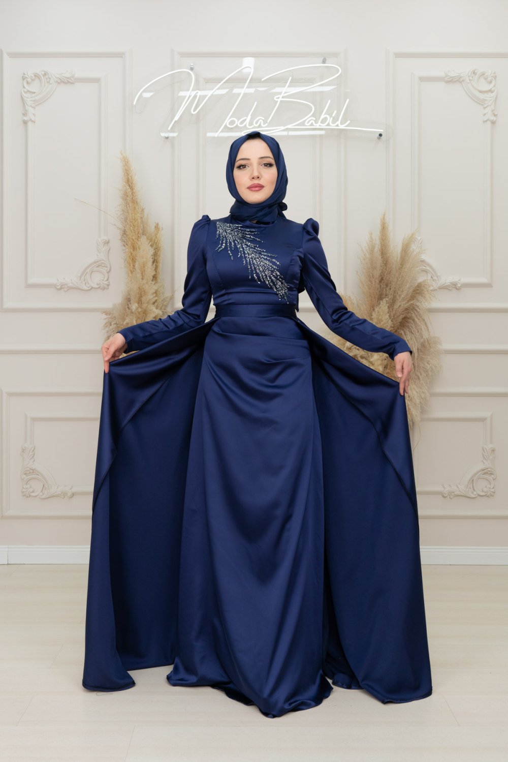Esen Taş Detay Pelerinli Saten Tesettür Kalem Abiye Lacivert Modelleri ...