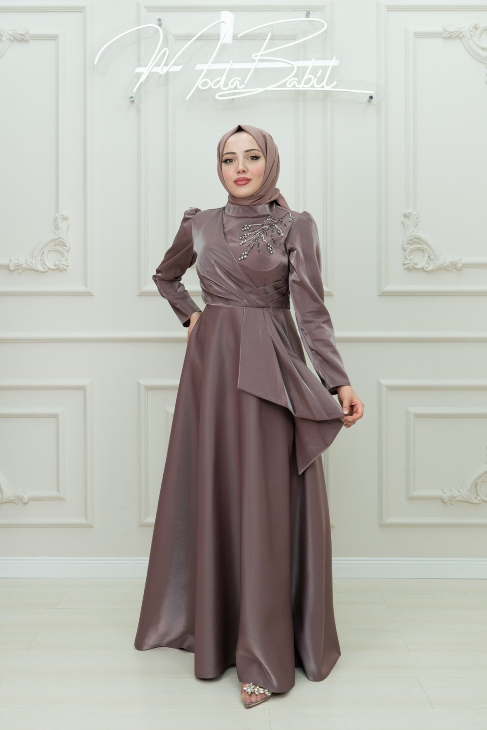 Valte Omuz Taş Detay Göğüs Kapaklı İnci Saten Kloş Tesettür Abiye Pudra ...